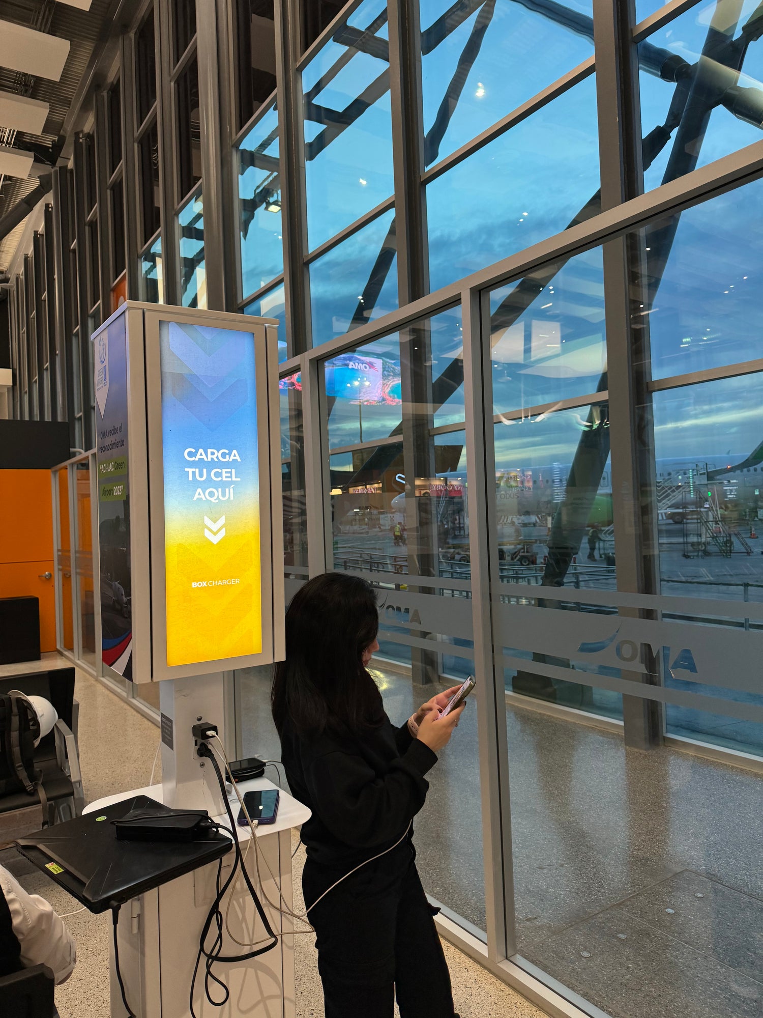 Estaciones, centros, totems, lockers, zonas o kioskos de carga para ...