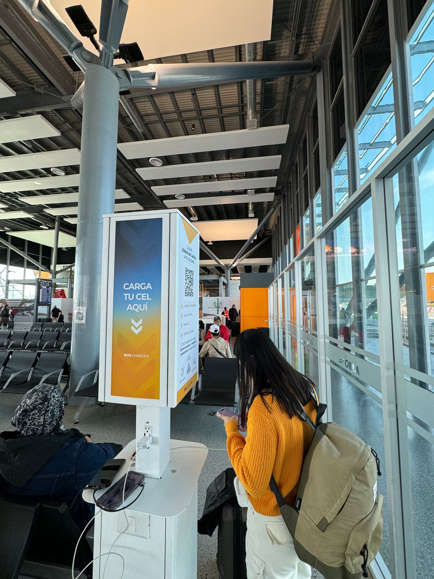 Estaciones, centros, totems, lockers, zonas o kioskos de carga para ...